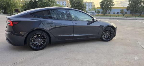 Grey Tesla Model 3 2024 in Panevezys, with an engine capacity of 0.00 L and mileage of 163 thousand km for 26500 €, photo 3 on AUTOMOTO.COM.LV