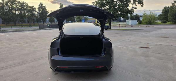 Grey Tesla Model 3 2024 in Panevezys, with an engine capacity of 0.00 L and mileage of 163 thousand km for 26500 €, photo 7 on AUTOMOTO.COM.LV