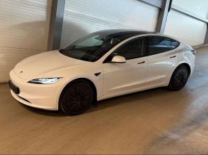 Pelēks Tesla Model 3 2024 Kauņa, ar dzinēja tilpumu 0.00 L un nobraukumu 2 tūkst. km par 31999 €, foto 3 vietnē AUTOMOTO.COM.LV