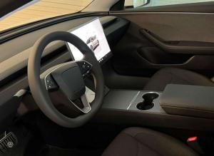 Pelēks Tesla Model 3 2024 Kauņa, ar dzinēja tilpumu 0.00 L un nobraukumu 2 tūkst. km par 31999 €, foto 12 vietnē AUTOMOTO.COM.LV