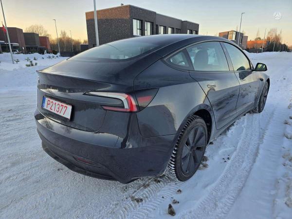 Grey Tesla Model 3 2025 in Klaipeda, with an engine capacity of 0.00 L and mileage of 297 thousand km for 31900 €, photo 4 on AUTOMOTO.COM.LV