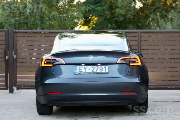 Pelēks Tesla Model 3 2019 Jelgava, ar dzinēja tilpumu 0.00 L un nobraukumu 159 tūkst. km par 18500 €, foto 2 vietnē AUTOMOTO.COM.LV