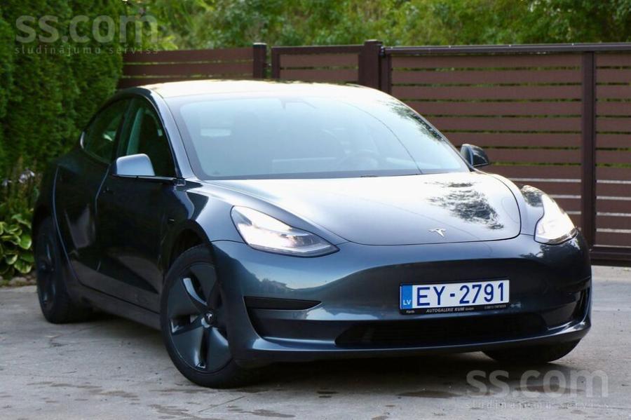Grey Tesla Model 3 2019 in Jelgava, with an engine capacity of 0.00 L and mileage of 159 thousand km for 18500 €, photo 4 on AUTOMOTO.COM.LV