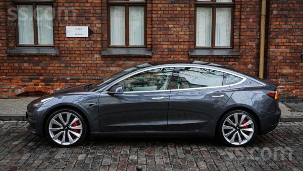 Grey Tesla Model 3 2019 in Riga, with an engine capacity of 0.00 L and mileage of 178 thousand km for 20450 €, photo 2 on AUTOMOTO.COM.LV