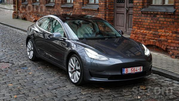 Grey Tesla Model 3 2019 in Riga, with an engine capacity of 0.00 L and mileage of 178 thousand km for 20450 €, photo 6 on AUTOMOTO.COM.LV