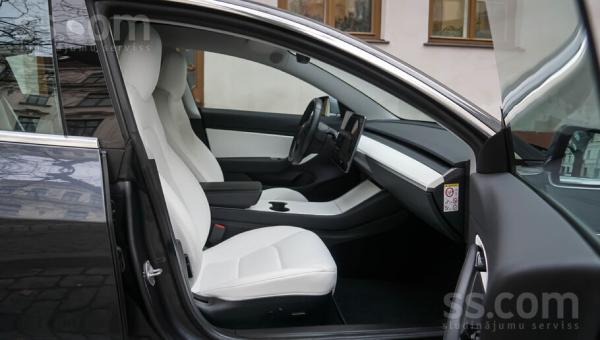 Grey Tesla Model 3 2019 in Riga, with an engine capacity of 0.00 L and mileage of 178 thousand km for 20450 €, photo 10 on AUTOMOTO.COM.LV