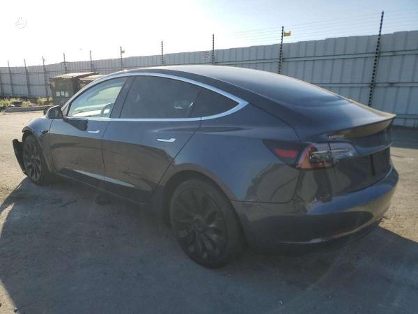 Pelēks Tesla Model 3 2019 Kauņa, ar dzinēja tilpumu 0.00 L un nobraukumu 135 tūkst. km par 9200 €, foto 2 vietnē AUTOMOTO.COM.LV
