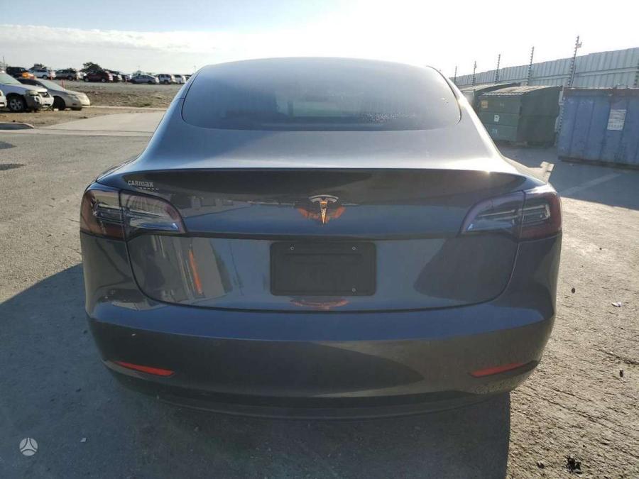 Grey Tesla Model 3 2019 in Kaunas, with an engine capacity of 0.00 L and mileage of 135 thousand km for 9200 €, photo 6 on AUTOMOTO.COM.LV