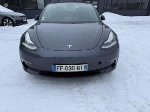 Grey Tesla Model 3 2019 in Kaunas, with an engine capacity of 0.00 L and mileage of 180 thousand km for 14400 €, photo 2 on AUTOMOTO.COM.LV