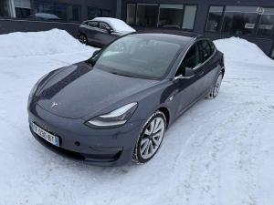 Grey Tesla Model 3 2019 in Kaunas, with an engine capacity of 0.00 L and mileage of 180 thousand km for 14400 €, photo 3 on AUTOMOTO.COM.LV