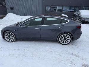 Grey Tesla Model 3 2019 in Kaunas, with an engine capacity of 0.00 L and mileage of 180 thousand km for 14400 €, photo 7 on AUTOMOTO.COM.LV