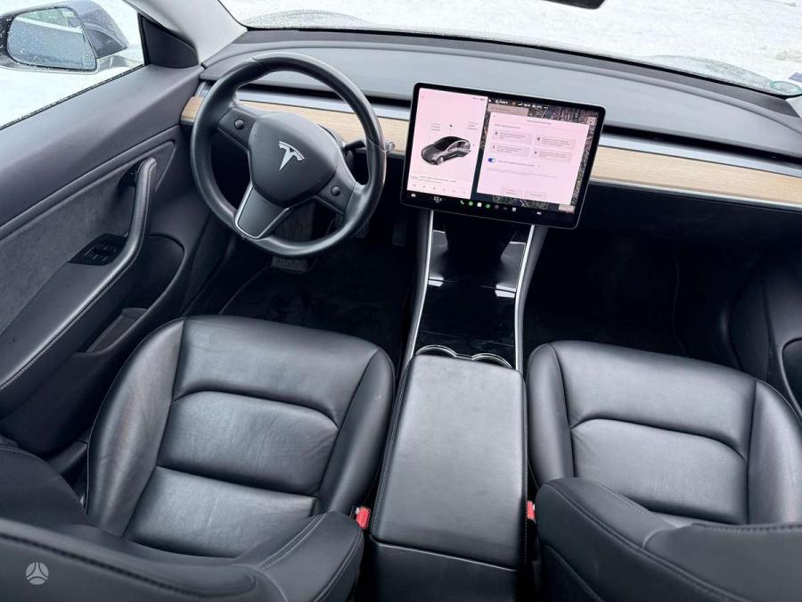 Grey Tesla Model 3 2019 in Kaunas, with an engine capacity of 0.00 L and mileage of 180 thousand km for 14400 €, photo 13 on AUTOMOTO.COM.LV