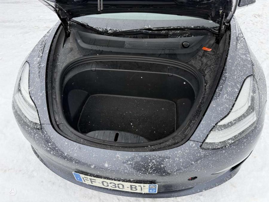 Grey Tesla Model 3 2019 in Kaunas, with an engine capacity of 0.00 L and mileage of 180 thousand km for 14400 €, photo 20 on AUTOMOTO.COM.LV