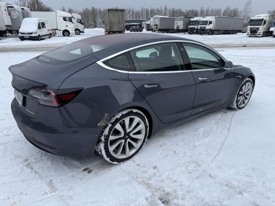 Grey Tesla Model 3 2019 in Kaunas, with an engine capacity of 0.00 L and mileage of 180 thousand km for 14400 €, photo 22 on AUTOMOTO.COM.LV