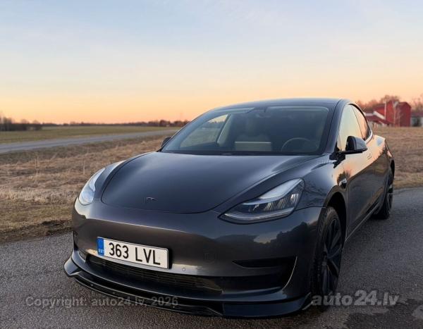 Grey Tesla Model 3 2019 in Viljandi, with an engine capacity of 0.00 L and mileage of 186 thousand km for 16500 €, photo 1 on AUTOMOTO.COM.LV
