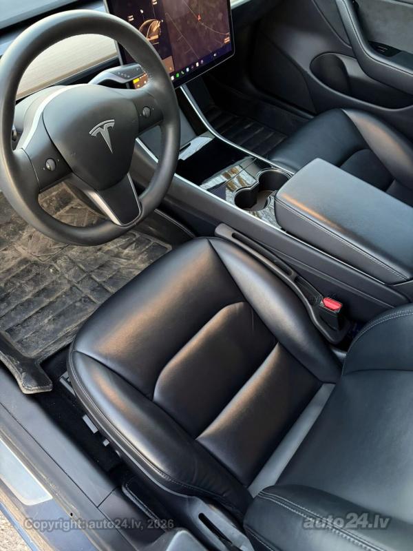 Grey Tesla Model 3 2019 in Viljandi, with an engine capacity of 0.00 L and mileage of 186 thousand km for 16500 €, photo 8 on AUTOMOTO.COM.LV