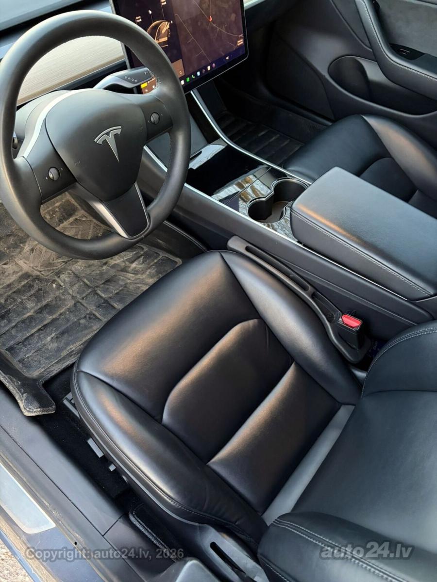 Grey Tesla Model 3 2019 in Viljandi, with an engine capacity of 0.00 L and mileage of 186 thousand km for 16500 €, photo 8 on AUTOMOTO.COM.LV
