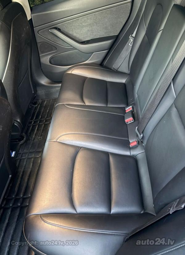 Pelēks Tesla Model 3 2019 Viljandi, ar dzinēja tilpumu 0.00 L un nobraukumu 186 tūkst. km par 16500 €, foto 11 vietnē AUTOMOTO.COM.LV