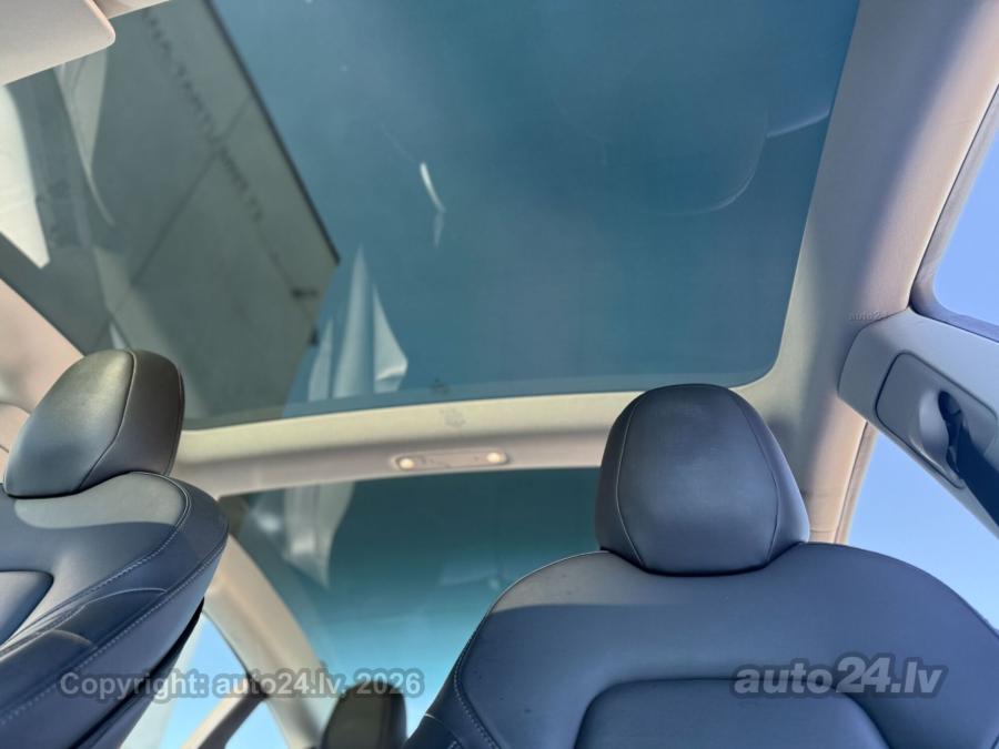 Pelēks Tesla Model 3 2019 Tallina, ar dzinēja tilpumu 0.00 L un nobraukumu 90 tūkst. km par 22490 €, foto 13 vietnē AUTOMOTO.COM.LV