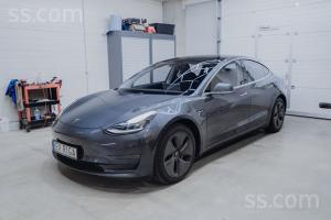 Grey Tesla Model 3 2019 in Riga, with an engine capacity of 0.00 L and mileage of 120 thousand km for 21490 €, photo 4 on AUTOMOTO.COM.LV