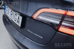 Grey Tesla Model 3 2019 in Riga, with an engine capacity of 0.00 L and mileage of 120 thousand km for 21490 €, photo 8 on AUTOMOTO.COM.LV