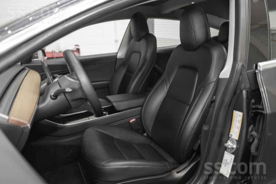 Grey Tesla Model 3 2019 in Riga, with an engine capacity of 0.00 L and mileage of 120 thousand km for 21490 €, photo 10 on AUTOMOTO.COM.LV