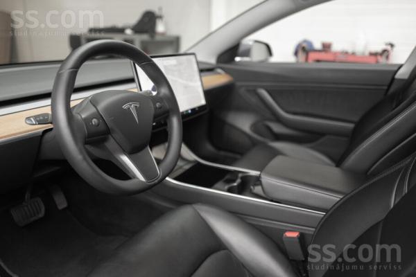 Серый Тесла Модель 3 2019 в Рига, объемом двигателя 0.00 л и пробегом 120 тыс. км за 21490 €, фото 10 на AUTOMOTO.COM.LV