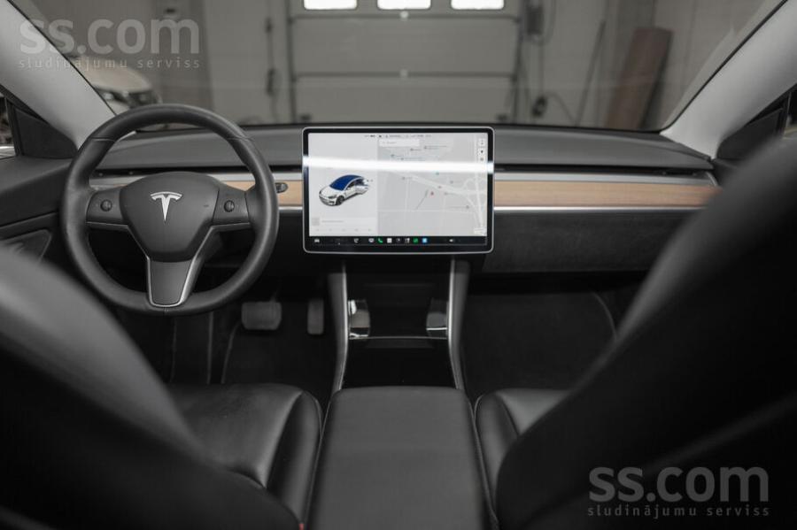 Grey Tesla Model 3 2019 in Riga, with an engine capacity of 0.00 L and mileage of 120 thousand km for 21490 €, photo 13 on AUTOMOTO.COM.LV