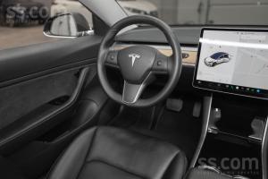 Grey Tesla Model 3 2019 in Riga, with an engine capacity of 0.00 L and mileage of 120 thousand km for 21490 €, photo 14 on AUTOMOTO.COM.LV