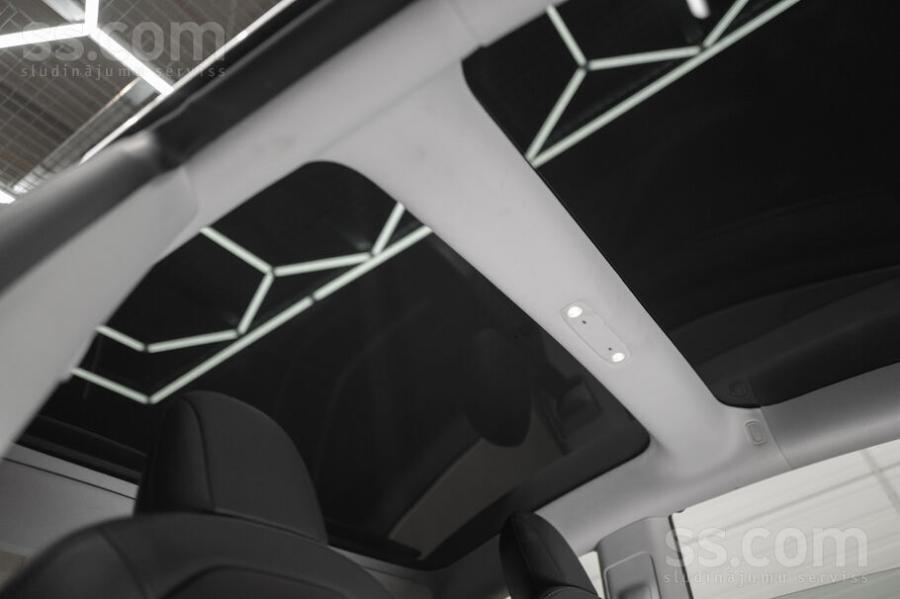 Grey Tesla Model 3 2019 in Riga, with an engine capacity of 0.00 L and mileage of 120 thousand km for 21490 €, photo 15 on AUTOMOTO.COM.LV