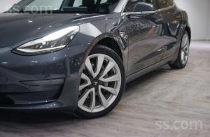 Pelēks Tesla Model 3 2019 Rīga, ar dzinēja tilpumu 0.00 L un nobraukumu 122 tūkst. km par 19900 €, foto 3 vietnē AUTOMOTO.COM.LV