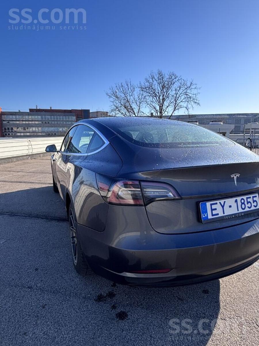 Pelēks Tesla Model 3 2019 Rīga, ar dzinēja tilpumu 0.00 L un nobraukumu 128 tūkst. km par 16850 €, foto 4 vietnē AUTOMOTO.COM.LV