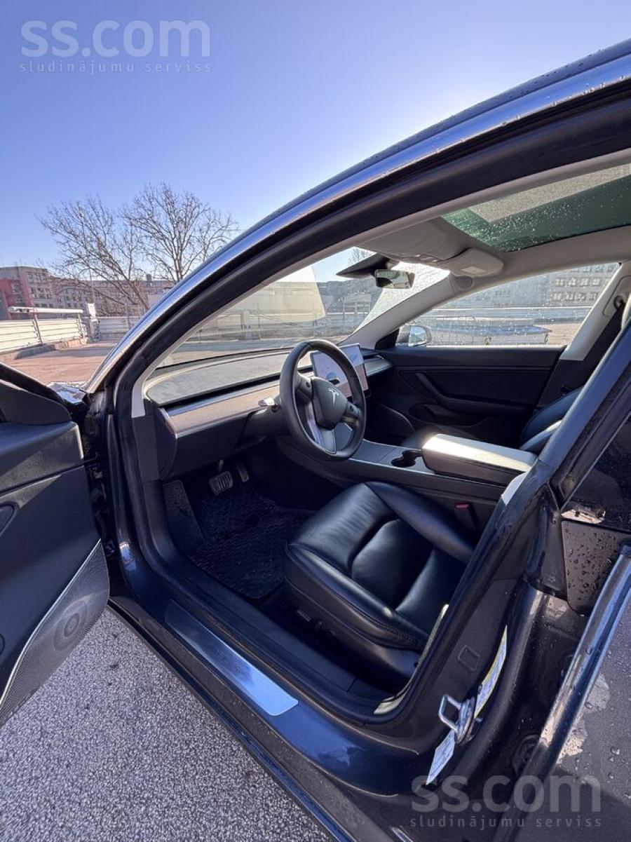 Pelēks Tesla Model 3 2019 Rīga, ar dzinēja tilpumu 0.00 L un nobraukumu 128 tūkst. km par 16850 €, foto 6 vietnē AUTOMOTO.COM.LV