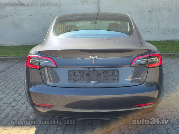 Grey Tesla Model 3 2019 in Viljandi, with an engine capacity of 0.00 L and mileage of 124 thousand km for 22500 €, photo 4 on AUTOMOTO.COM.LV