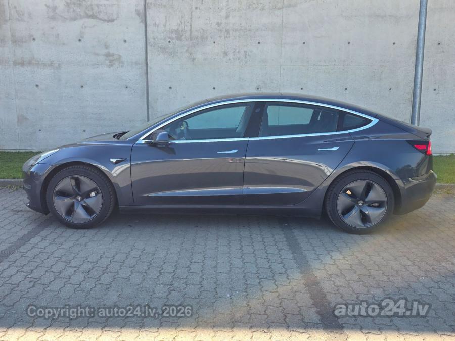 Pelēks Tesla Model 3 2019 Viljandi, ar dzinēja tilpumu 0.00 L un nobraukumu 124 tūkst. km par 22500 €, foto 9 vietnē AUTOMOTO.COM.LV
