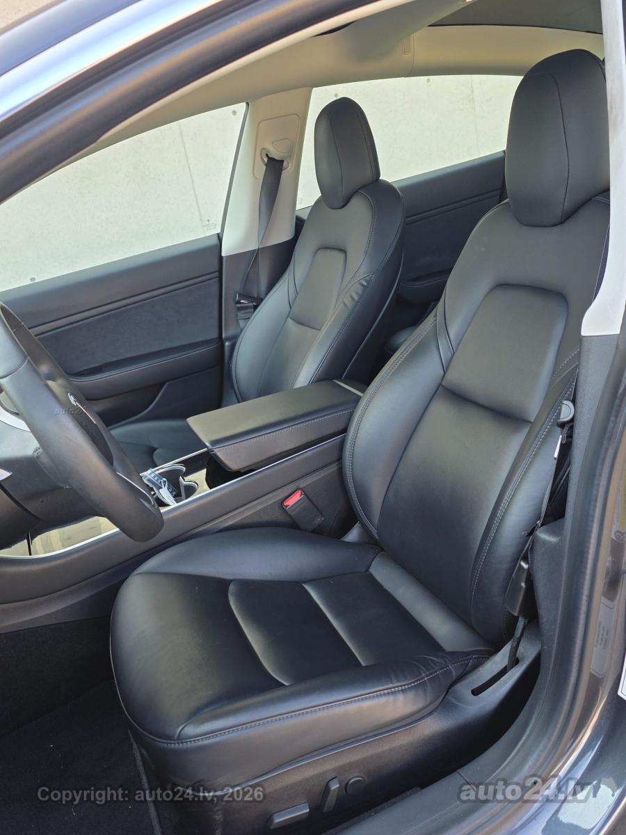 Pelēks Tesla Model 3 2019 Viljandi, ar dzinēja tilpumu 0.00 L un nobraukumu 124 tūkst. km par 22500 €, foto 13 vietnē AUTOMOTO.COM.LV