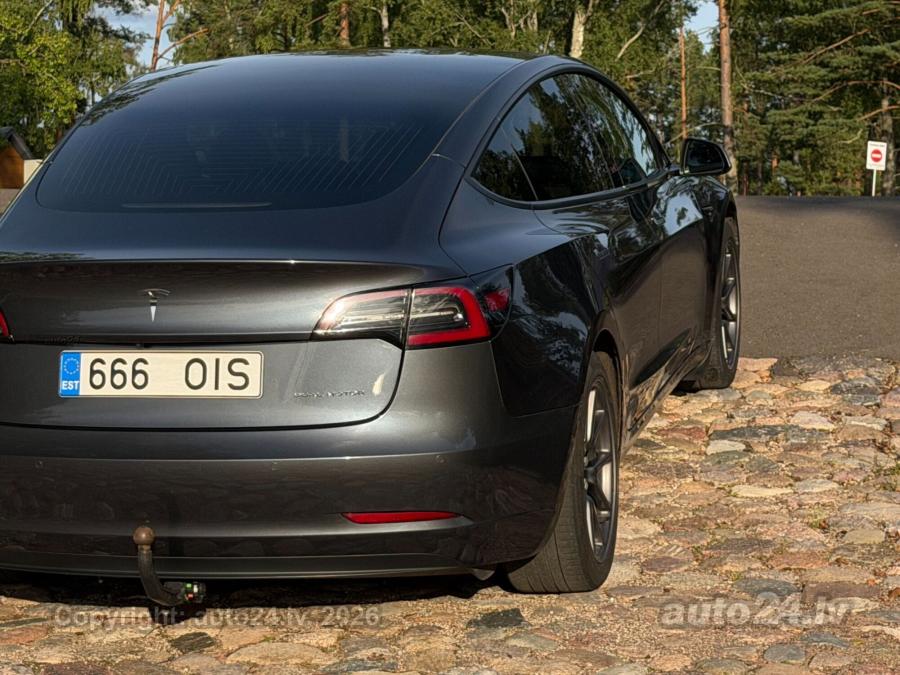 Pelēks Tesla Model 3 2019 Tallina, ar dzinēja tilpumu 0.00 L un nobraukumu 193 tūkst. km par 25000 €, foto 5 vietnē AUTOMOTO.COM.LV