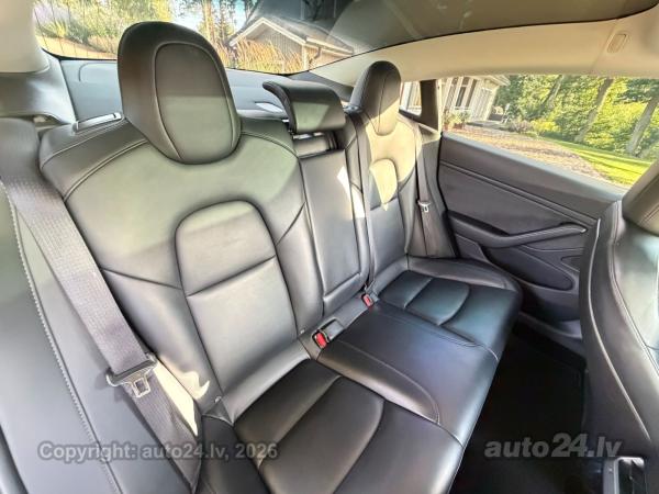 Grey Tesla Model 3 2019 in Tallinn, with an engine capacity of 0.00 L and mileage of 193 thousand km for 25000 €, photo 7 on AUTOMOTO.COM.LV