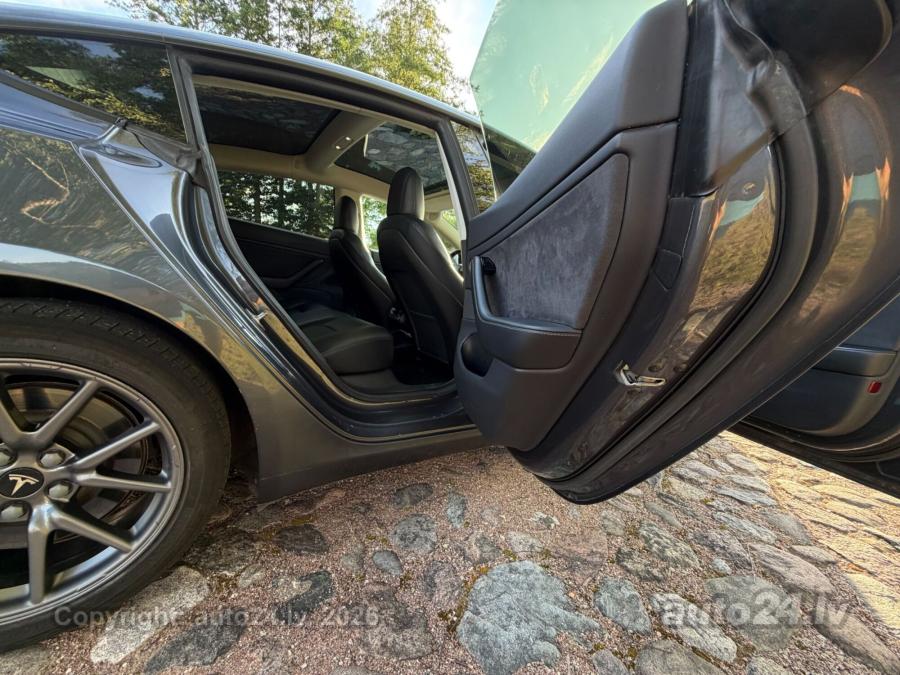 Pelēks Tesla Model 3 2019 Tallina, ar dzinēja tilpumu 0.00 L un nobraukumu 193 tūkst. km par 25000 €, foto 9 vietnē AUTOMOTO.COM.LV