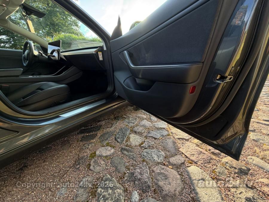 Pelēks Tesla Model 3 2019 Tallina, ar dzinēja tilpumu 0.00 L un nobraukumu 193 tūkst. km par 25000 €, foto 10 vietnē AUTOMOTO.COM.LV