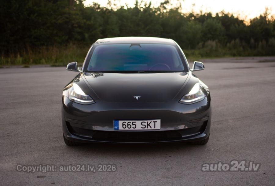 Pelēks Tesla Model 3 2019 Pērnava, ar dzinēja tilpumu 0.00 L un nobraukumu 162 tūkst. km par 21990 €, foto 3 vietnē AUTOMOTO.COM.LV
