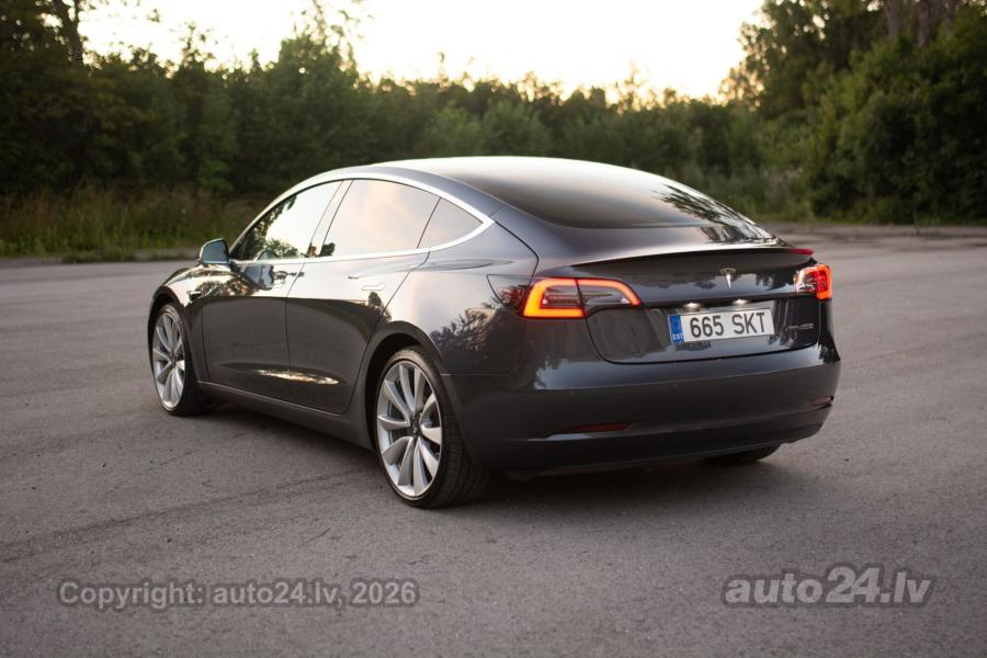 Pelēks Tesla Model 3 2019 Pērnava, ar dzinēja tilpumu 0.00 L un nobraukumu 162 tūkst. km par 21990 €, foto 5 vietnē AUTOMOTO.COM.LV