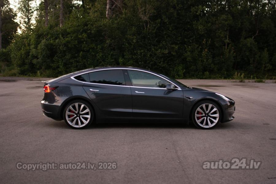 Pelēks Tesla Model 3 2019 Pērnava, ar dzinēja tilpumu 0.00 L un nobraukumu 162 tūkst. km par 21990 €, foto 8 vietnē AUTOMOTO.COM.LV