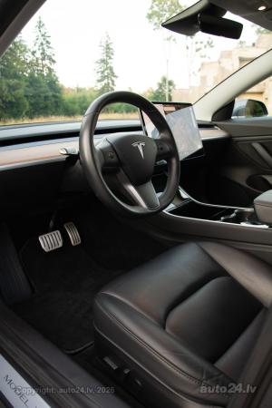 Pelēks Tesla Model 3 2019 Pērnava, ar dzinēja tilpumu 0.00 L un nobraukumu 162 tūkst. km par 21990 €, foto 13 vietnē AUTOMOTO.COM.LV