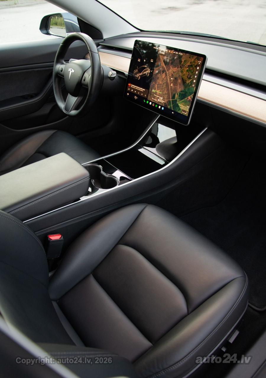 Pelēks Tesla Model 3 2019 Pērnava, ar dzinēja tilpumu 0.00 L un nobraukumu 162 tūkst. km par 21990 €, foto 17 vietnē AUTOMOTO.COM.LV