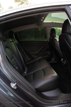 Pelēks Tesla Model 3 2019 Pērnava, ar dzinēja tilpumu 0.00 L un nobraukumu 162 tūkst. km par 21990 €, foto 19 vietnē AUTOMOTO.COM.LV