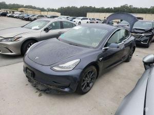 Grey Tesla Model 3 2019 in Klaipeda, with an engine capacity of 0.00 L and mileage of 210 thousand km for 10200 €, photo  on AUTOMOTO.COM.LV