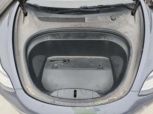 Grey Tesla Model 3 2019 in Klaipeda, with an engine capacity of 0.00 L and mileage of 210 thousand km for 10200 €, photo 8 on AUTOMOTO.COM.LV