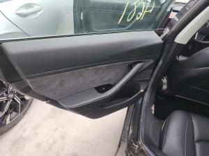 Grey Tesla Model 3 2019 in Klaipeda, with an engine capacity of 0.00 L and mileage of 210 thousand km for 10200 €, photo 11 on AUTOMOTO.COM.LV