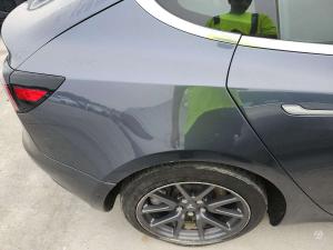 Grey Tesla Model 3 2019 in Klaipeda, with an engine capacity of 0.00 L and mileage of 210 thousand km for 10200 €, photo 12 on AUTOMOTO.COM.LV